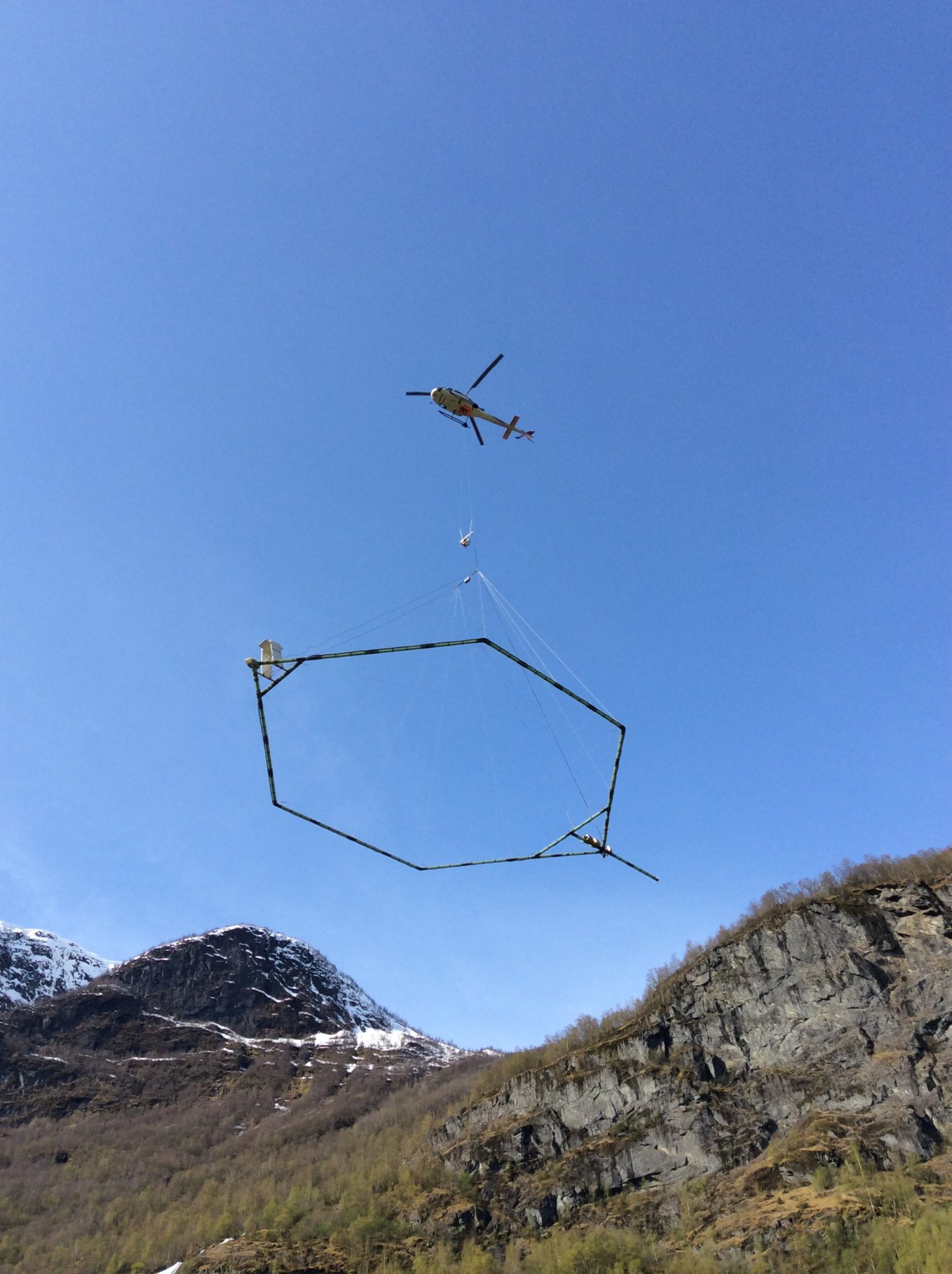 Filling the gaps: Why geotech and geophysics are better together